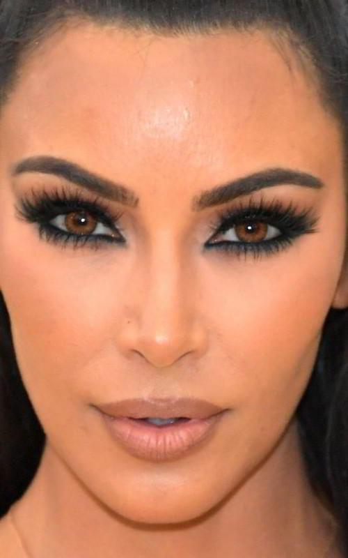 Unlocking the Glamour: Hollywood's Top 10 Beauty Tips